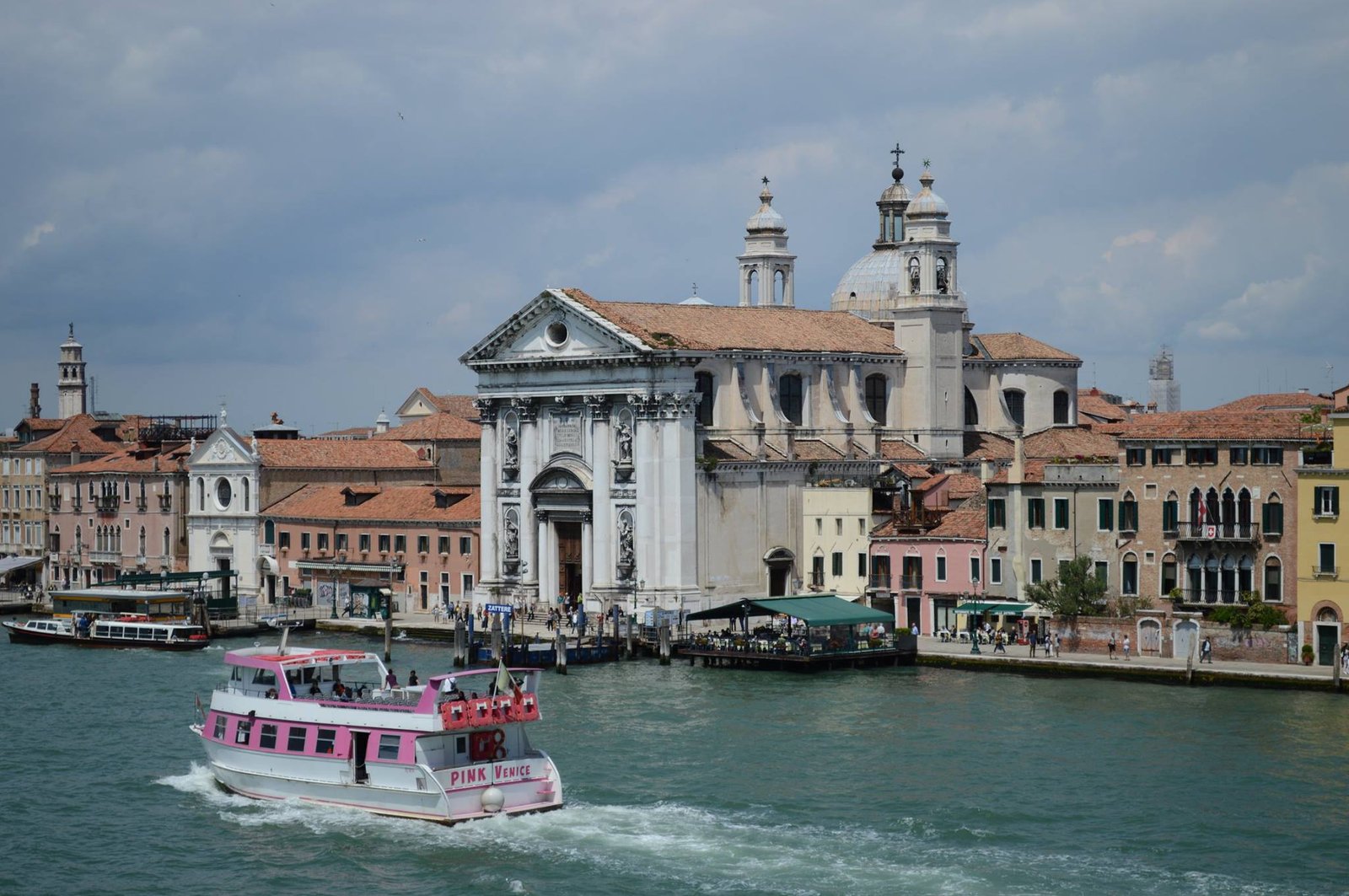 What's Like to Work on a Cruise Ship as a Chef: A Day in the Life of a ...